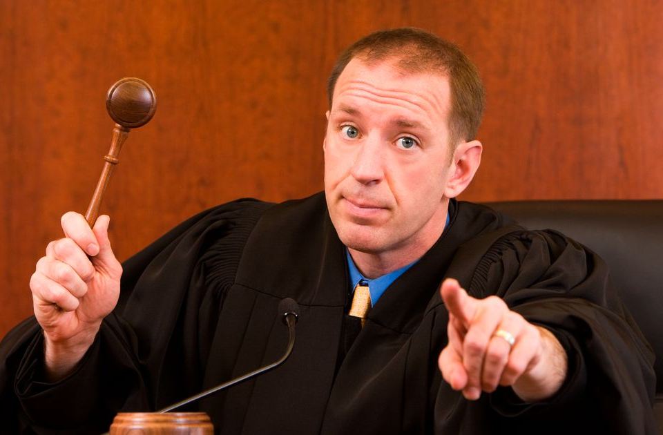 මෛත්‍රීගේ නියමිත ධුරකාලය ඉල්ලා පෙත්සම දැමූ පෙත්සම්කරුට අවවාද කොට ශ් ...